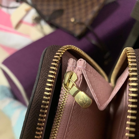 Louis Vuitton Zippy Wallet Inside Out | semashow.com
